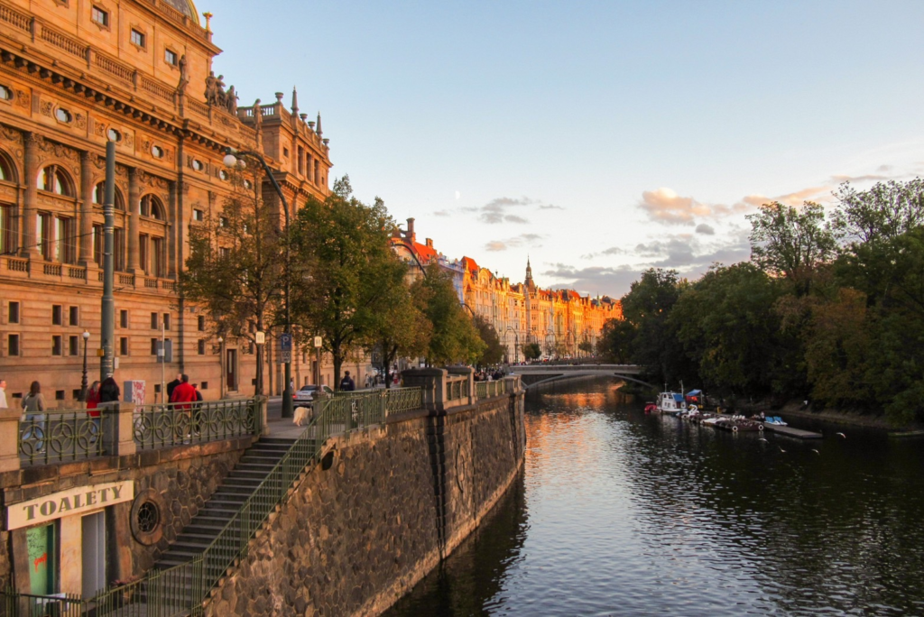 【チェコ留学のメリット6選】マイナー留学？わたしがチェコを選んだ理由 | yuyu note